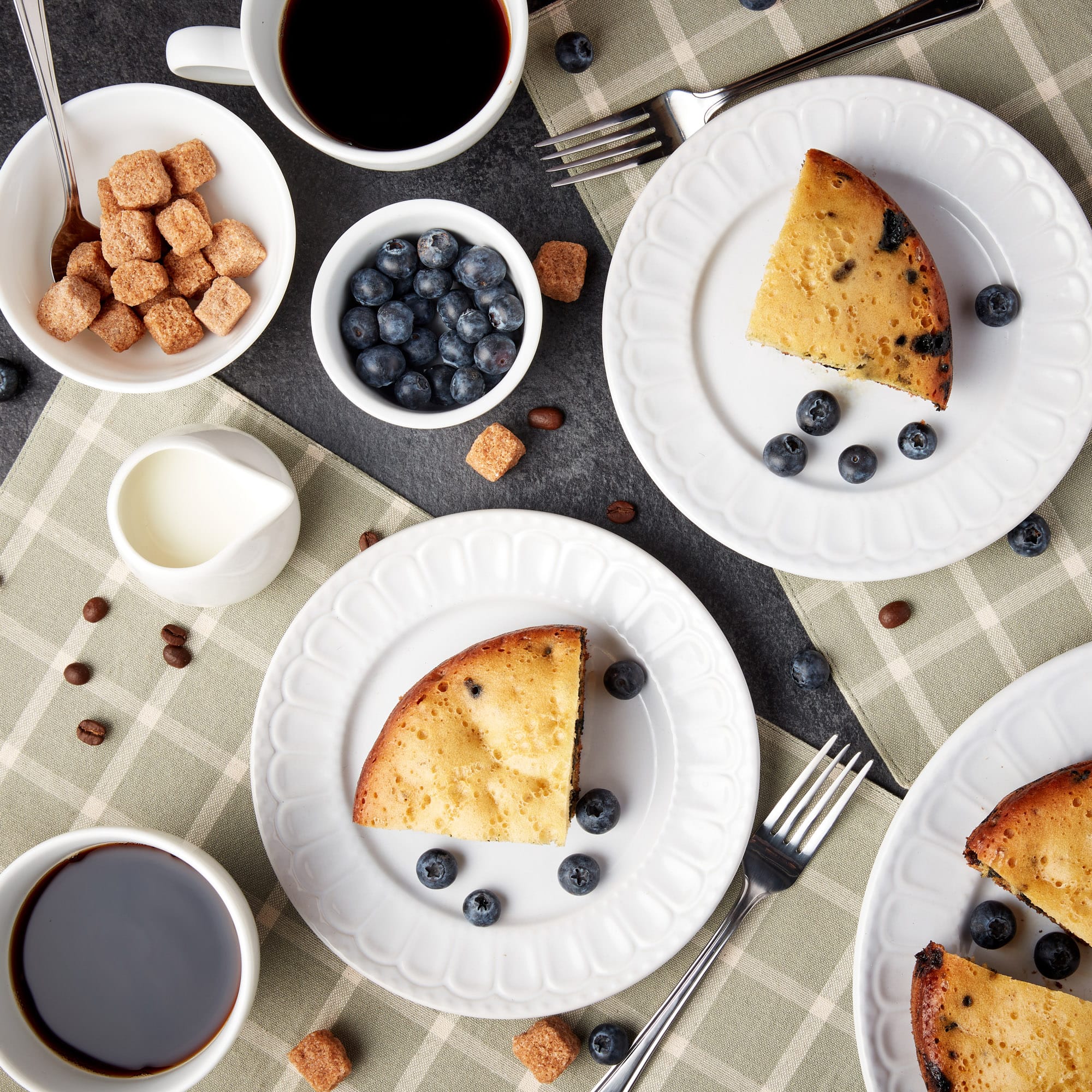 Blueberry muffin cake - GreedyPanda Foodie Blog