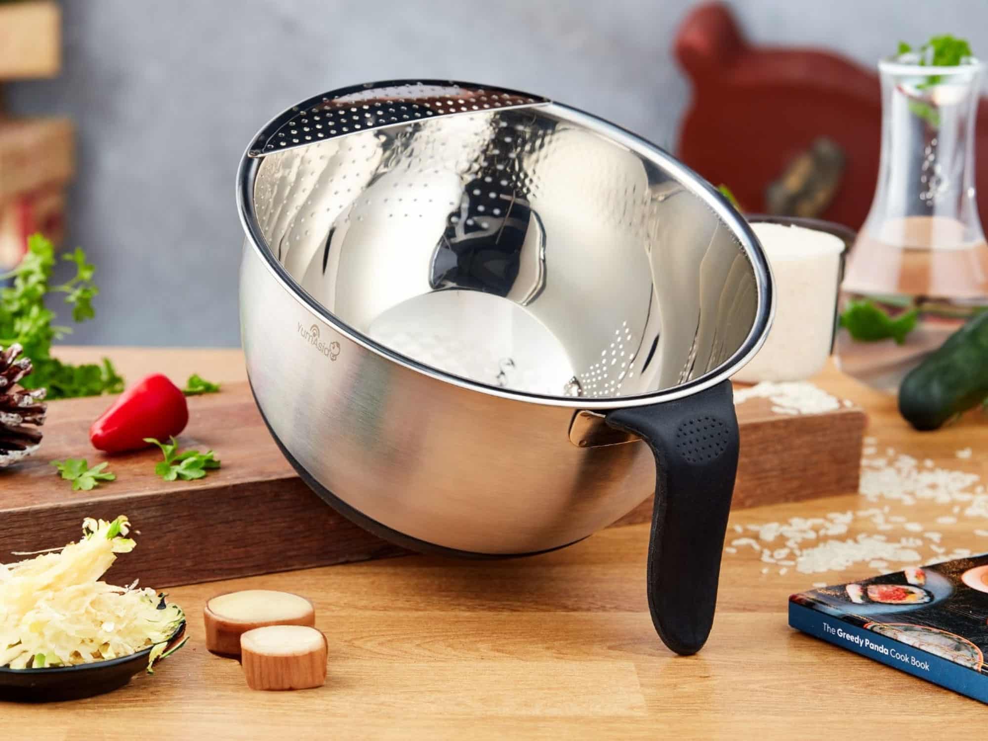 How to use a rice washing bowl - GreedyPanda Foodie Blog